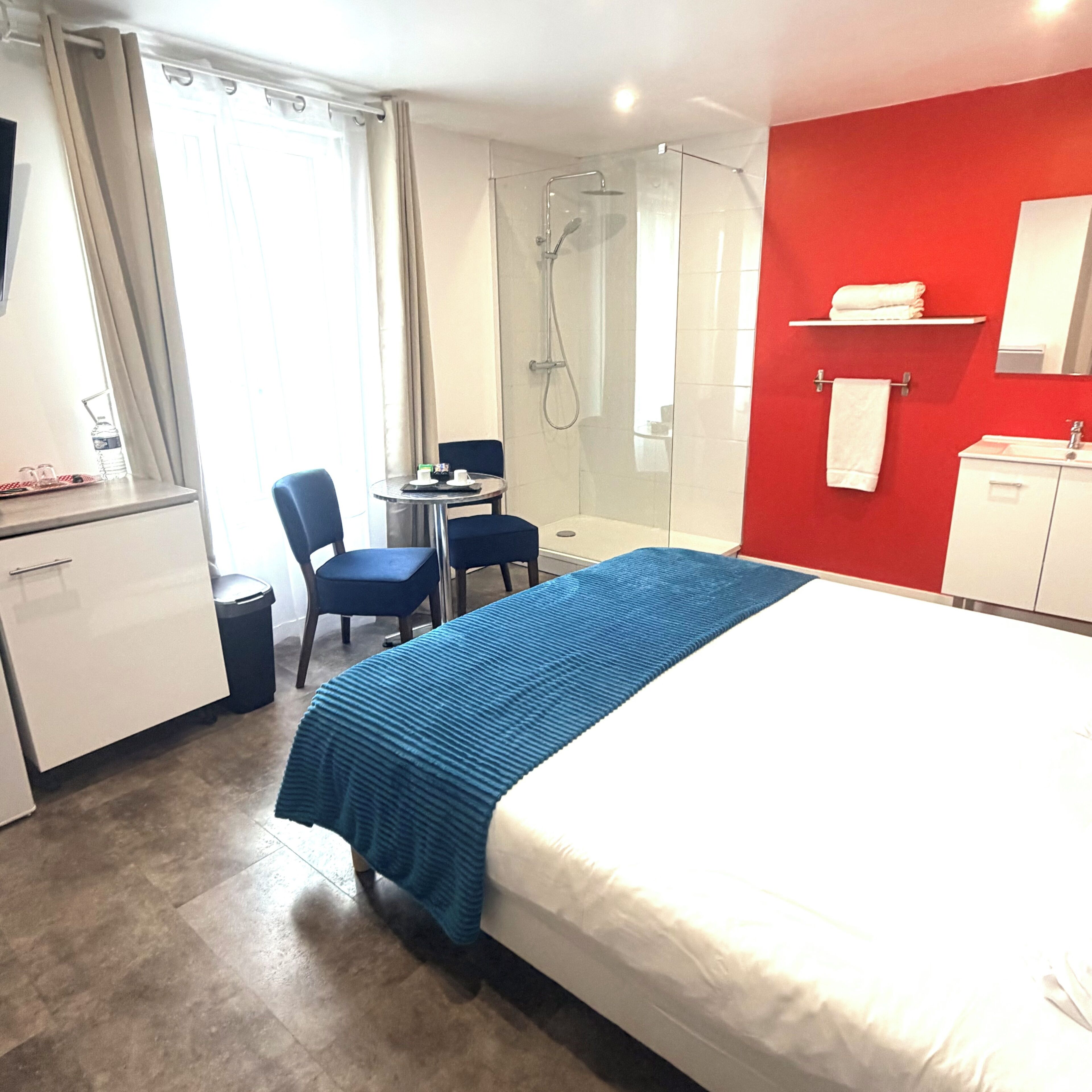 Quarto Duplo Comfort, 1 quarto, frigorífico e micro-ondas, vista para o jardim | Roupa de alta qualidade, camas de colchão viscoelástico 