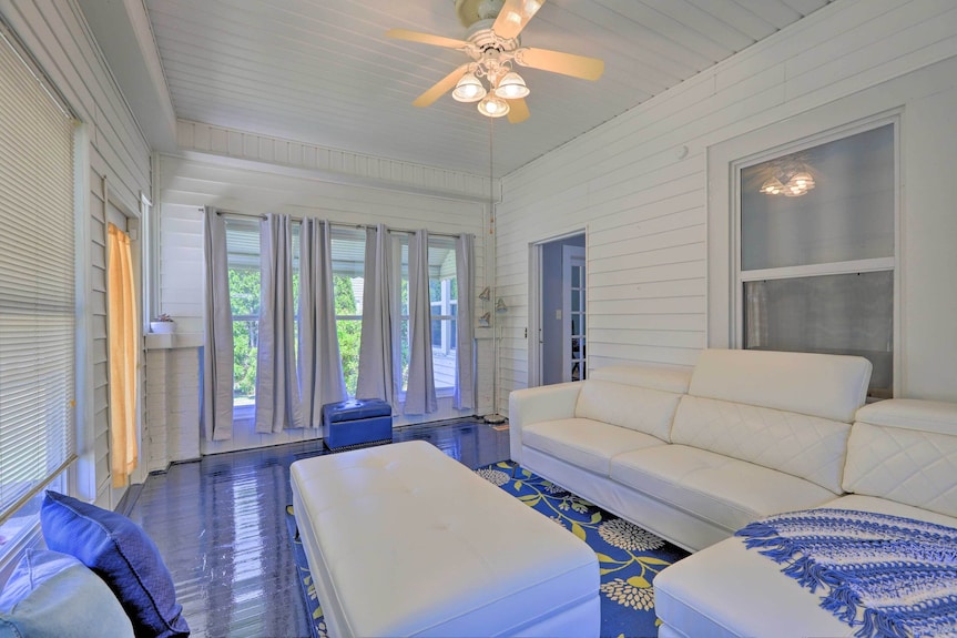 Spacious Lanett Haven W/ Sunroom + Large Deck - West Point, GA