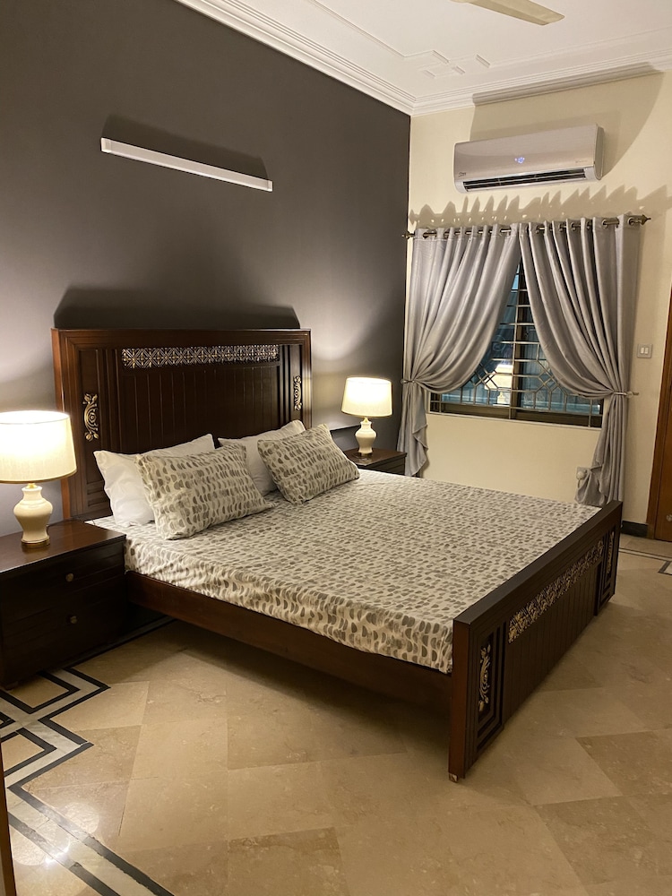 Immaculately Clean Comfortable Home In The City - Islamabad