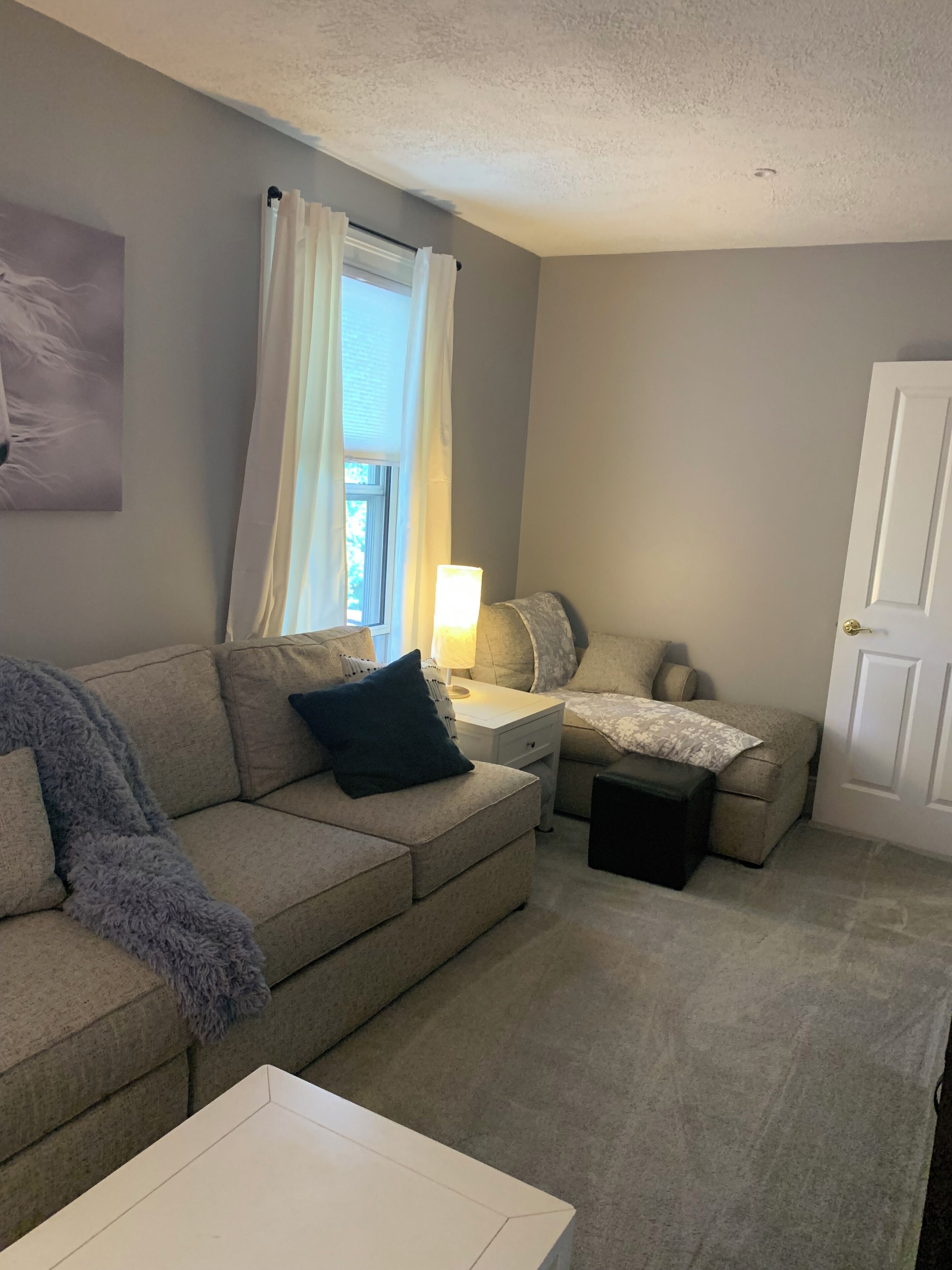 Farmhouse Apartment On Beautiful Grounds. 2 Mi. To Candlewood Lake - Danbury, CT