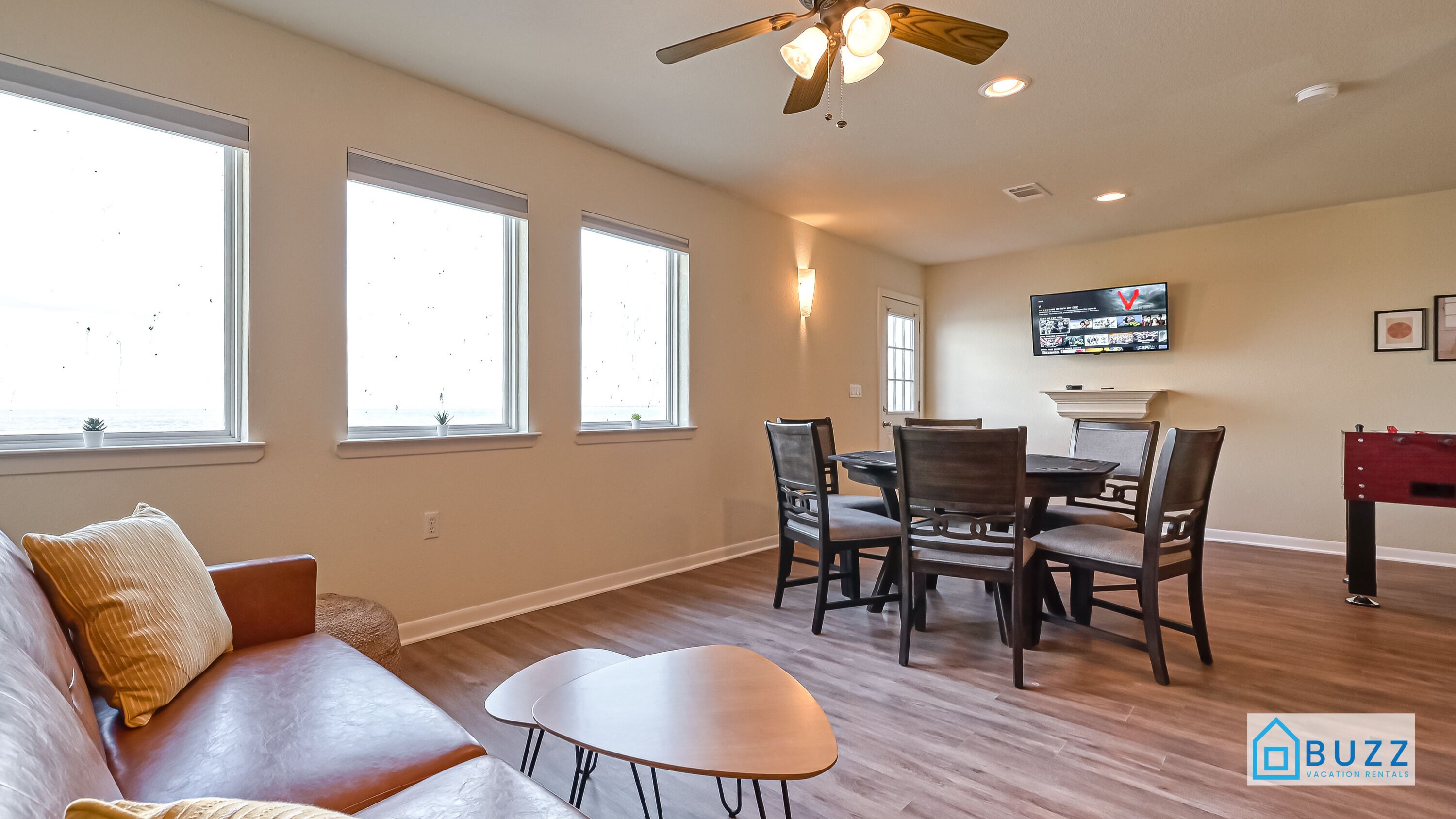 Bayview, Waterfront, Hot Tub, Fishing, Sleeps 14 - Kemah, TX