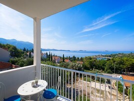 Apartamento (One Bedroom Apartment with Balcony an) | Varanda