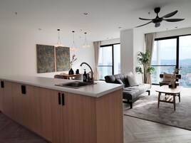 Apartamento Deluxe em Condomínio Fechado, 3 quartos | Sala de estar