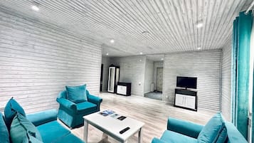 Casa de Campo Deluxe, 2 quartos, não fumadores, vista para a montanha | 3 quartos, cofre no quarto, com mobília individualizada