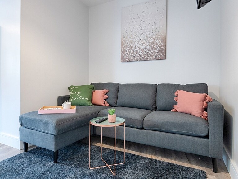 Luxury Bright Spacious Family Home - Near Beaches - Pass The Keys - Swansea