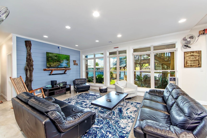 "Bayou Fever" A Cajun Bayou Paradise -Sleeps 12 - Lake Verret, LA