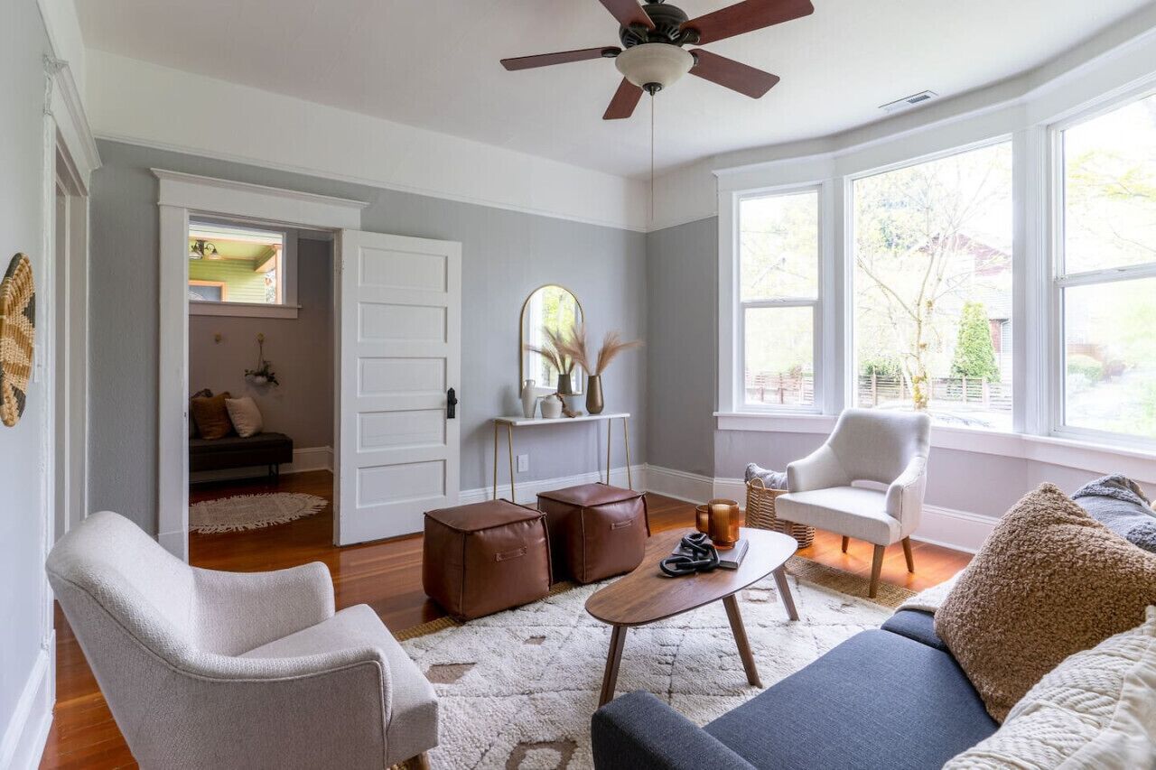 Bright & Cozy Home | Walkable, Private Yard + Wifi - Seattle, WA