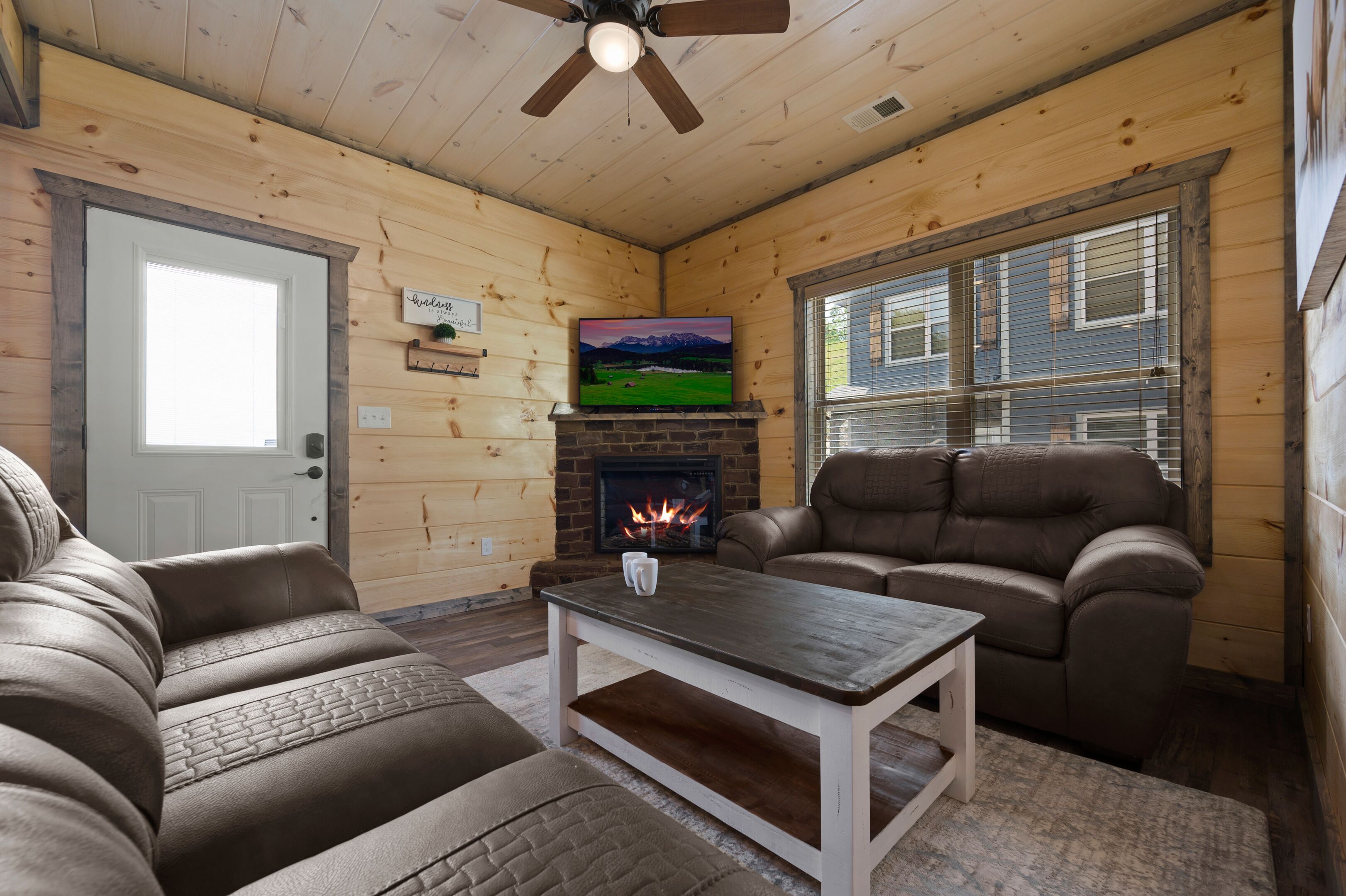 Brand New- August Available! Close To Parkway, Gm Room, Bbq - Sevierville, TN