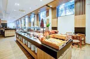 Pequeno-almoço tipo buffet diário incluído 