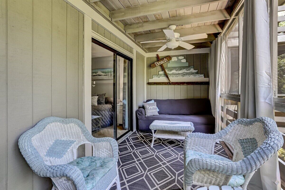 Central Oasis: Pool, Tennis, Screened Porch Gem! - Fernandina Beach, FL