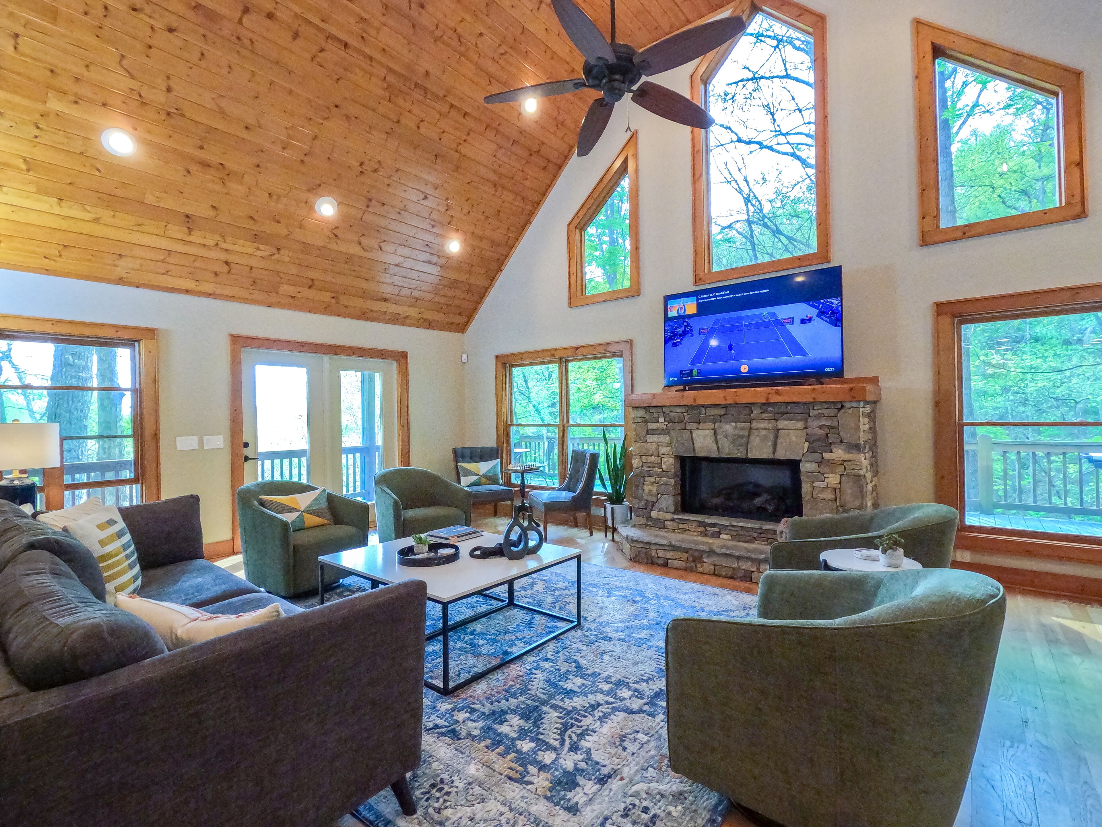 Private Cabin Getaway W/ Fireplace, View & Games ️️ - Georgia, GA