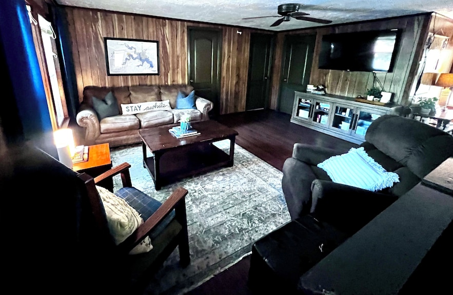 Cozy Cabin With Screened Porch And Fishing Dock On Lake D'arbonne - Louisiana