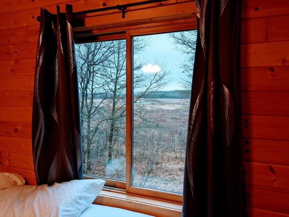 Spacious Cabin In The Woods On Island Lake - Gull Lake, WI