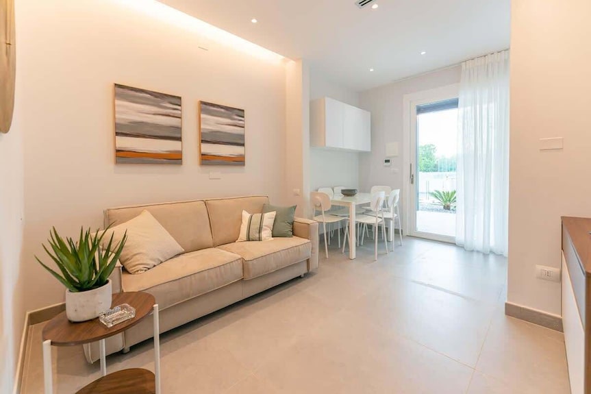 Tasso - Completamente Ristrutturata Doppi Servizi - Comacchio