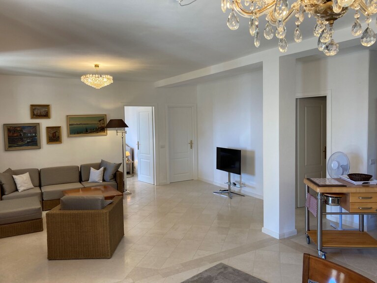 Luxurious, High-quality, Very Spacious Apartment In A Secluded Location - Gargnano