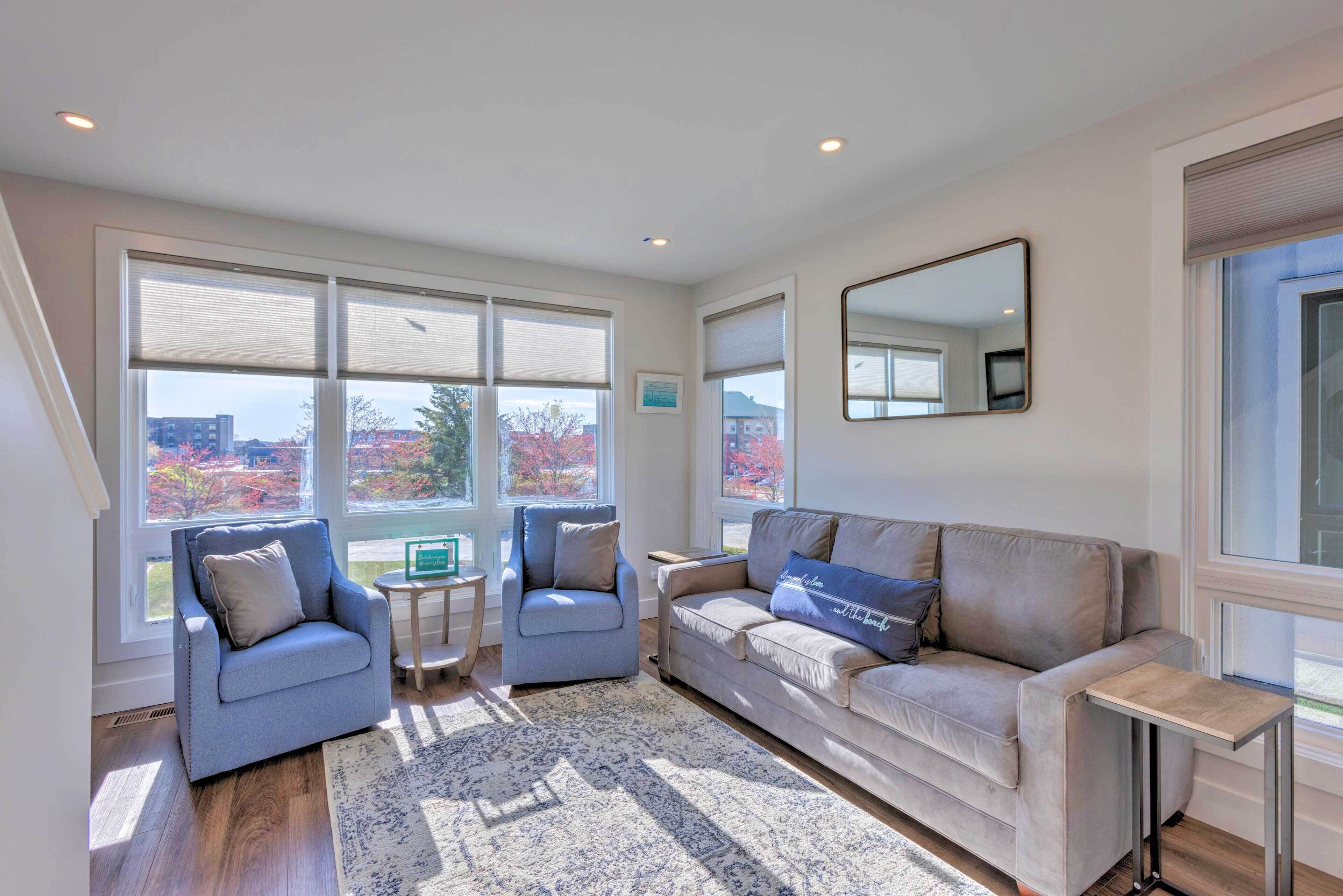 Traverse City Townhome: Walk To Beach! - Traverse City, MI