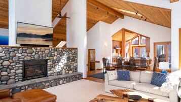 Casa, 4 quartos | Sala | Smart TV