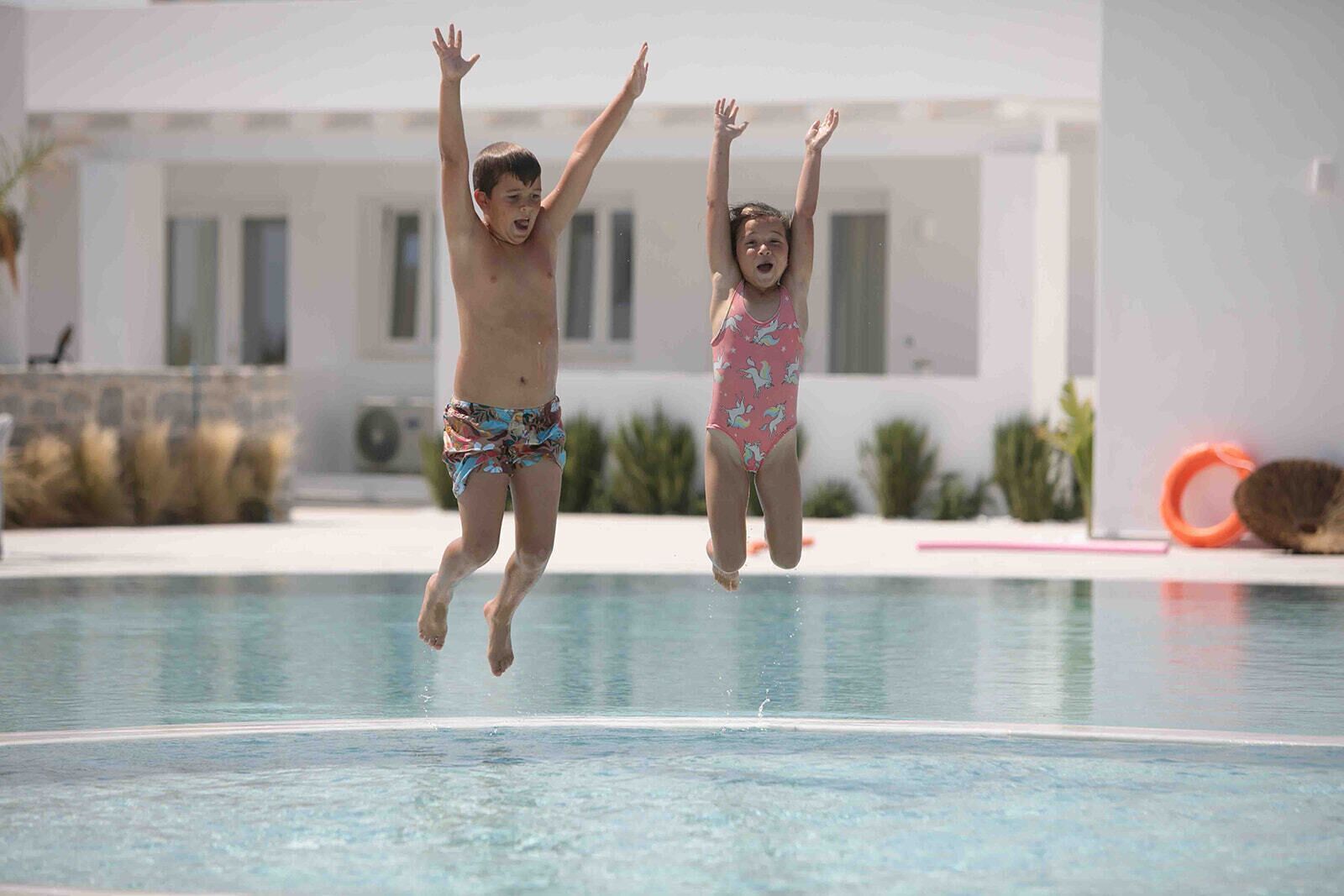 2 piscinas internas, piscina externa sazonal