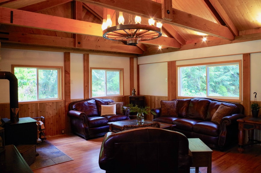 Large Cabin On Rural Farm. Private, Relaxing, Close To Stamp Falls Park. - Vancouver Island