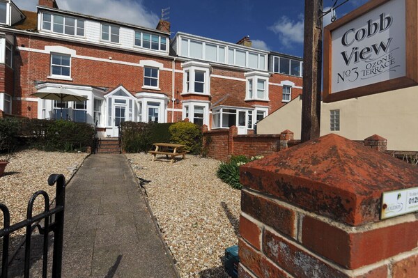 1 Cobb View - Lyme Regis
