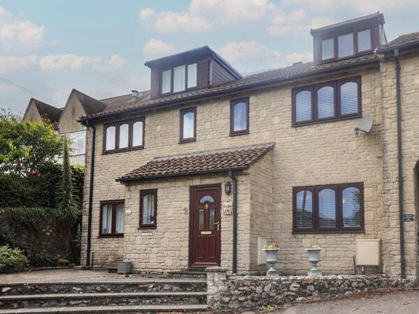 2 Kersbrook Gardens - Lyme Regis