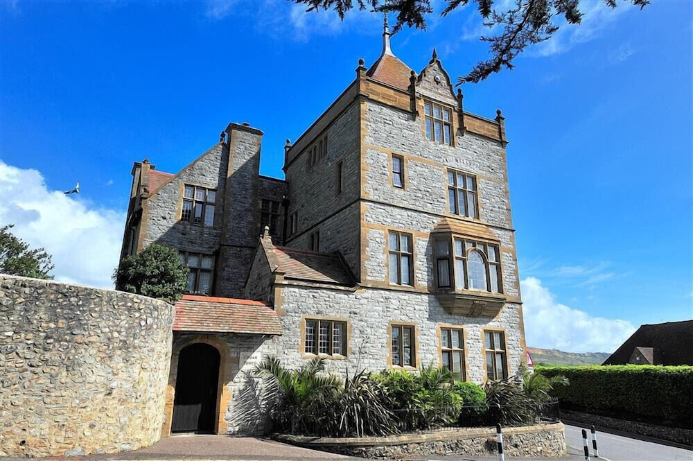 7 Coram Tower - Lyme Regis