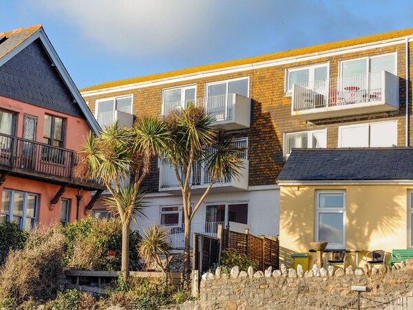1 Bay View Court - Lyme Regis
