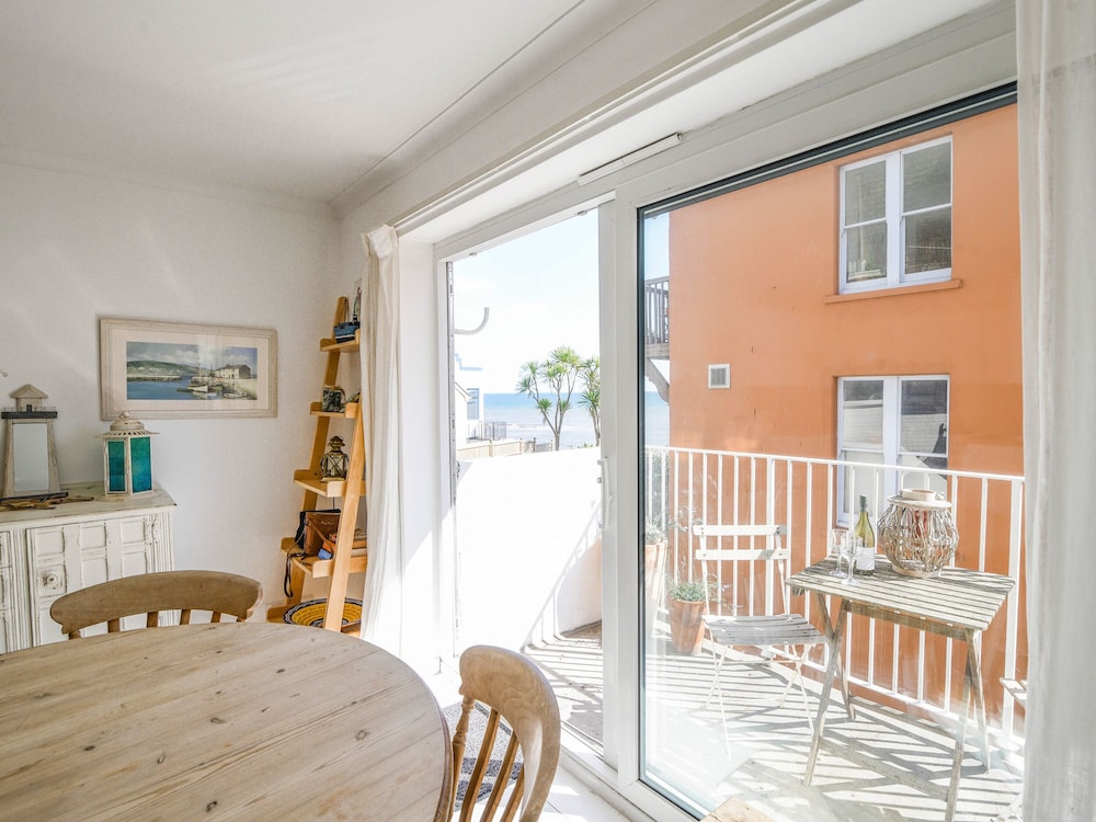 1 Bay View Court - Lyme Regis