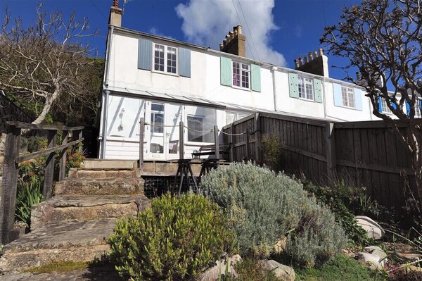 10 Cobb Terrace - Lyme Regis