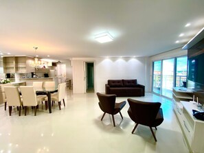 Apartamento Familiar | Sala de estar | Televisor 