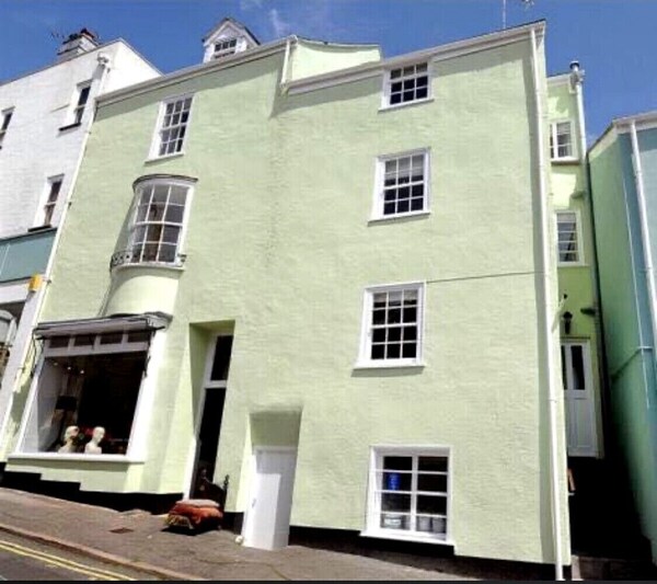 Hamilton House - Lyme Regis