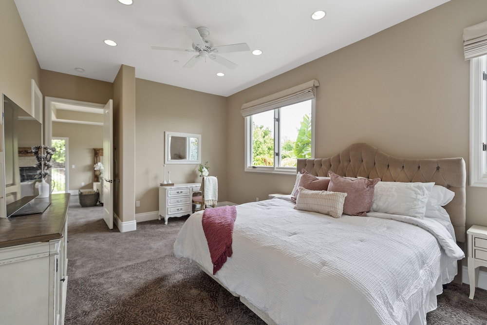 Fireplace & Terrace North Tustin - Tustin, CA