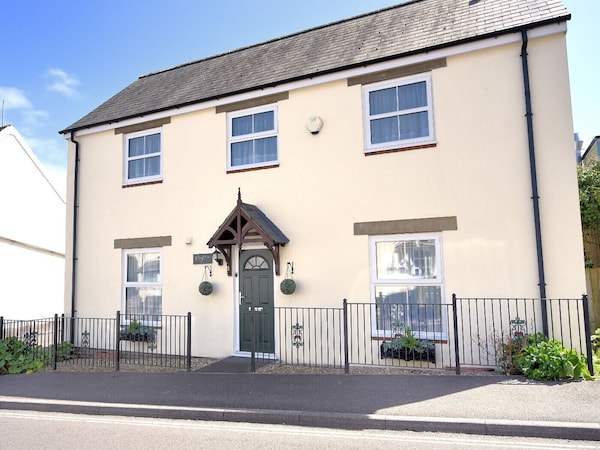 Vine Cottage - Charmouth