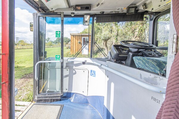 Double Decker Bus On An Alpaca Farm Sleeps 8 - Bovey Tracey