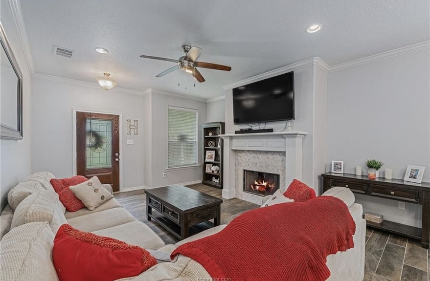 Aggieland, Hogar Dulce Hogar - Bryan