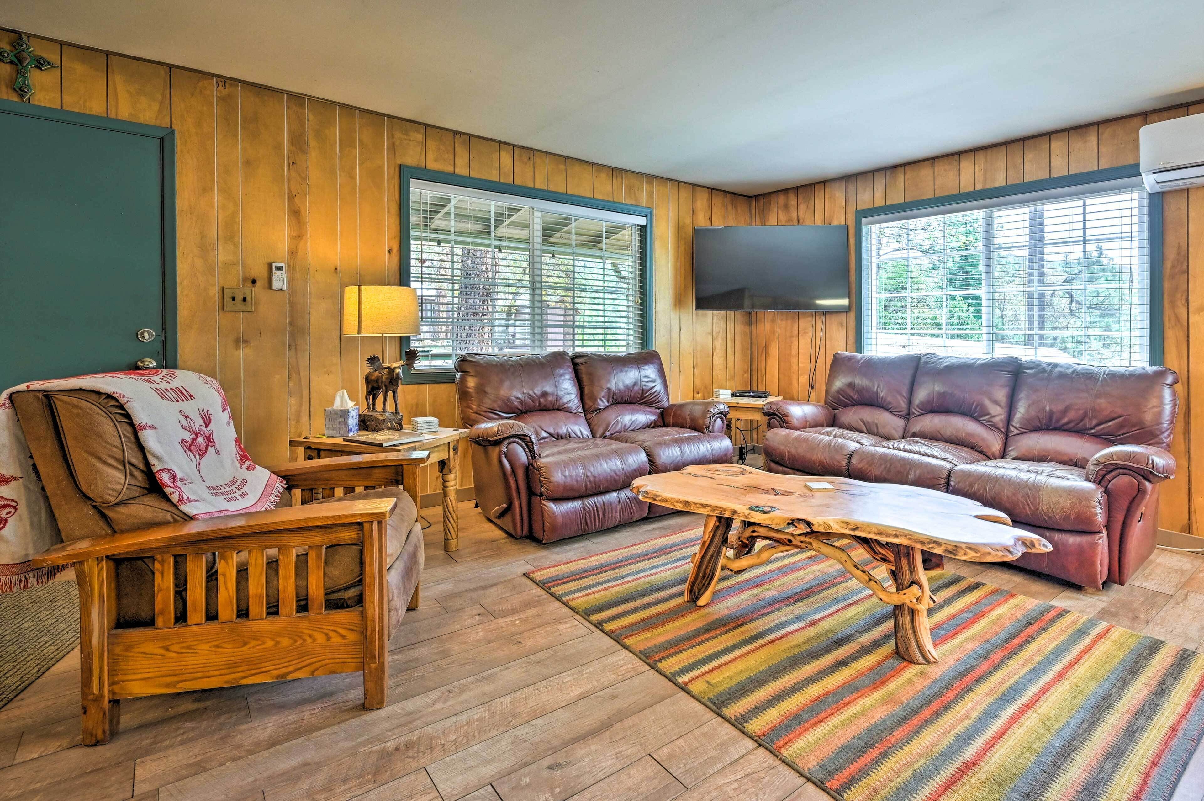 Near Hiking Trails: Woodsy Pine Cabin W/ Fire Pit - Strawberry, AZ