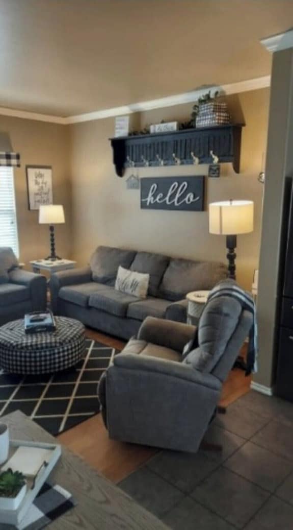 The Comfort Gathering , 4 Bedrooms, 2 Kings, 3 Bath, Sleeps 16, Group-friendly. - 오클라호마시티