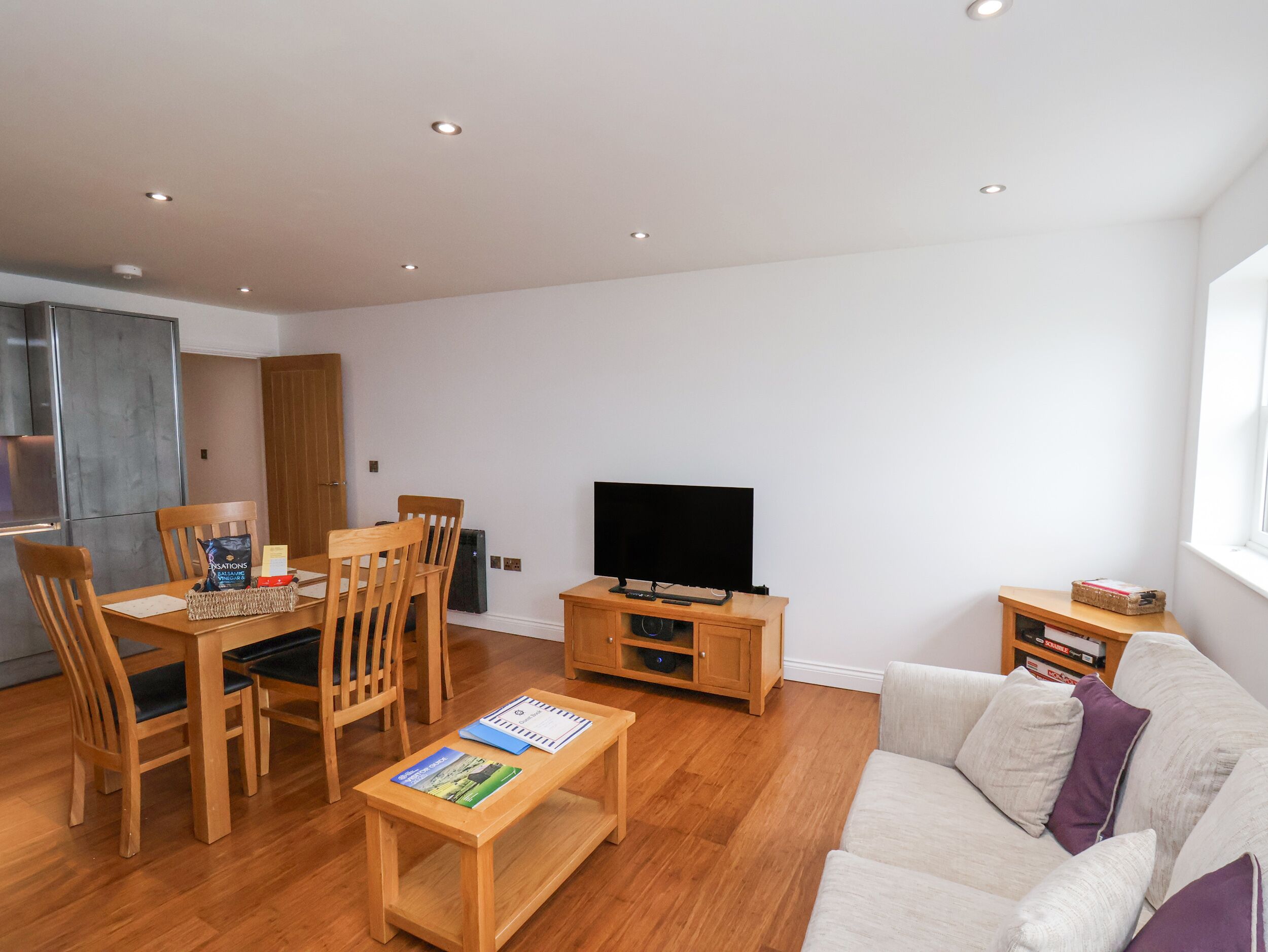 Sandsend View, Luxury Holiday Cottage In Whitby - 휘트비