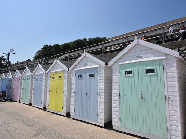 Lyme Views, Pet Friendly, Country Holiday Cottage In Lyme Regis - Lyme Regis
