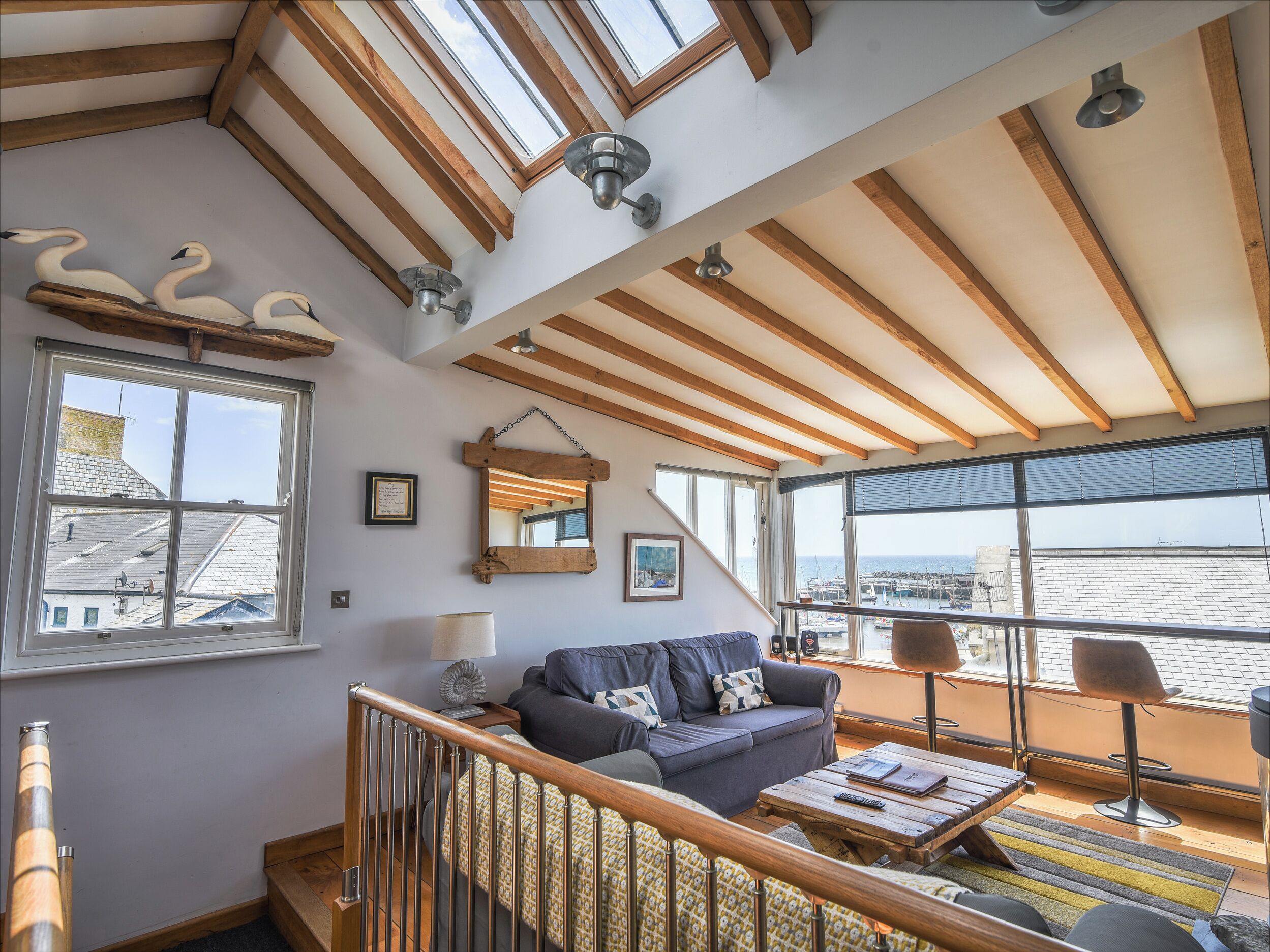 The Lookout, Pet Friendly, Luxury Holiday Cottage In Lyme Regis - Axminster