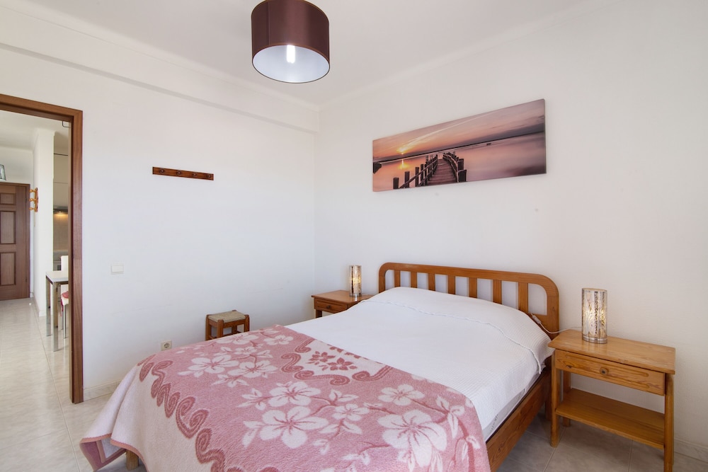 Apartamento Torre Sol 705 - Vista Mar En La Playa Con Vista Al Mar, Piscina, Jardín Y Balcón - Armação de Pêra