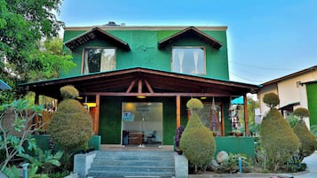 Fachada da propriedade