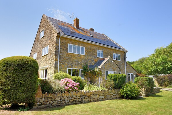 Manor Lodge - Burton Bradstock