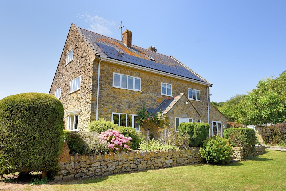 Manor Lodge - Burton Bradstock