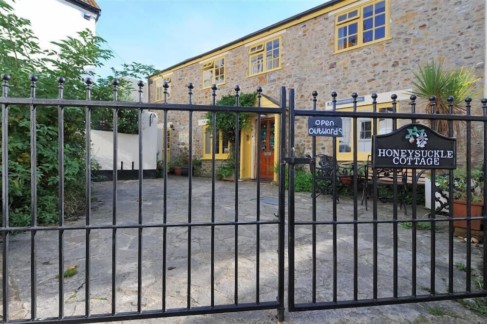 Honeysuckle Cottage - Lyme Regis