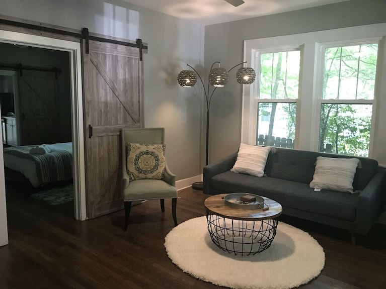 Cozy Bungalow Near Duke & Dining, Walkable Area - Duke University, Durham