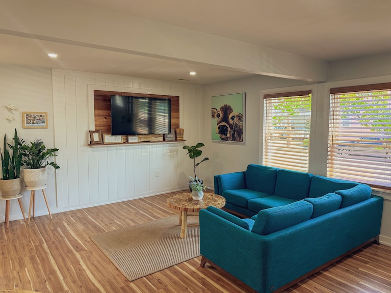 Unique Wildwood 3 Br 1,5 Ba House In The Heart Of Town - Wildwood, NJ