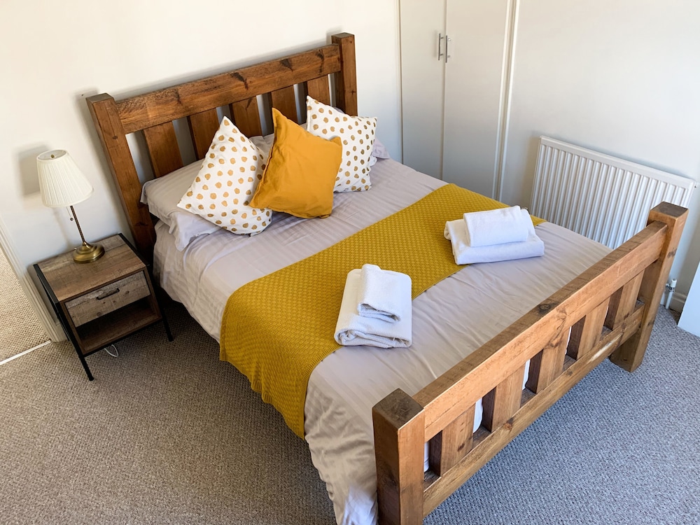 Park Crescent - Quaint Victorian Home With Free Parking - York