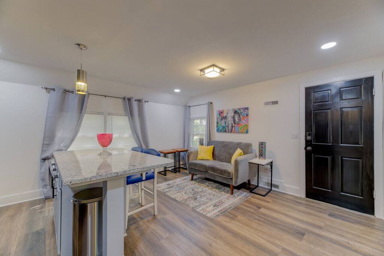 Trim 1/1 In Gorgeous Columbia! - Sesquicentennial State Park, Columbia