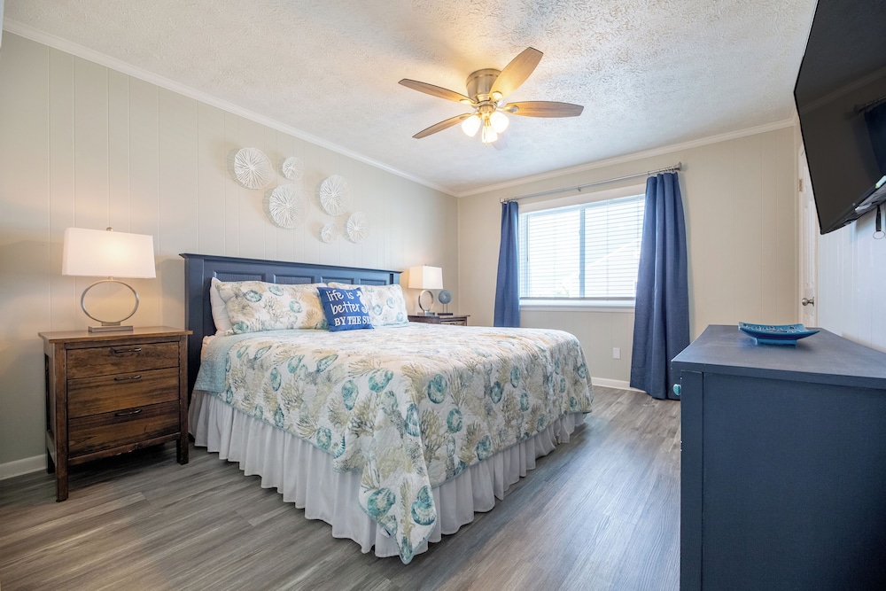 Surfside Pcb Townhome: Sleeps 6 | Near Attractions - Panama City